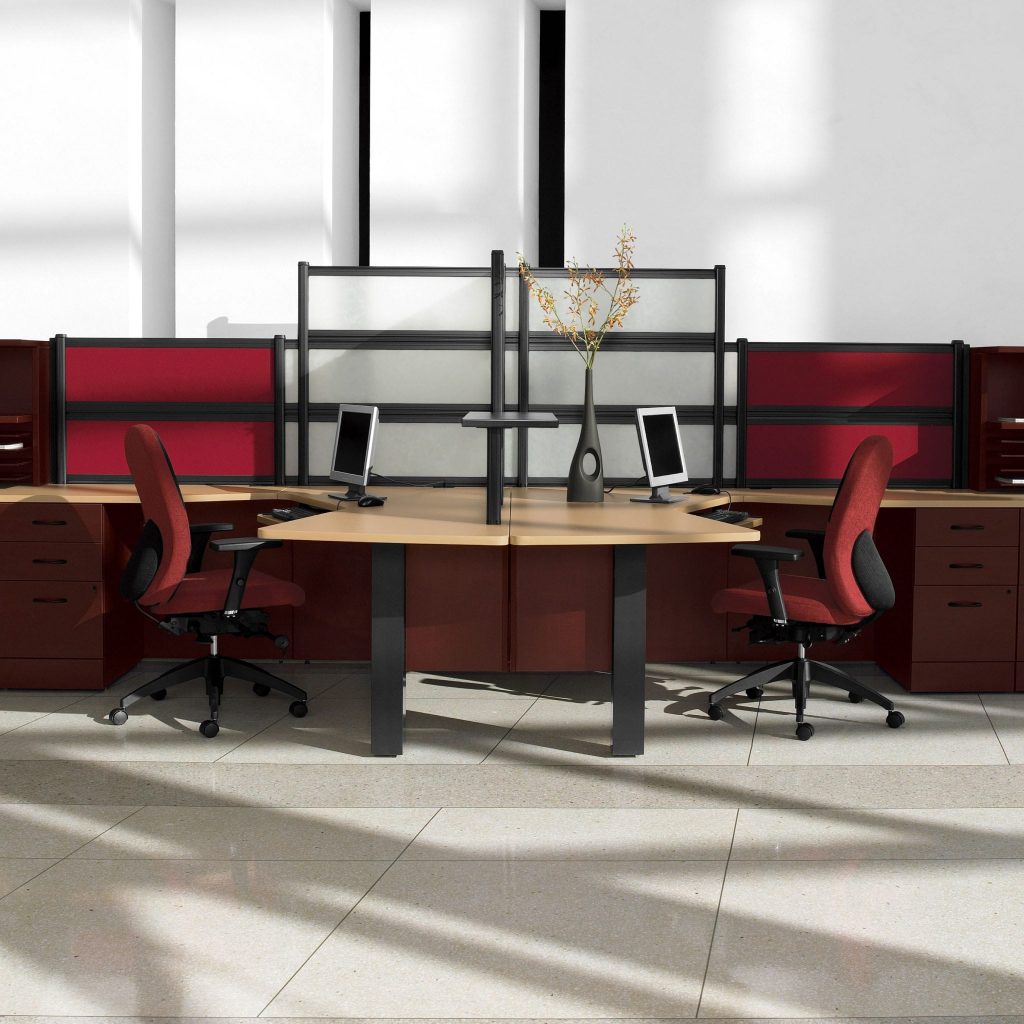Zira Customizable Desks for Open or Closed Layouts