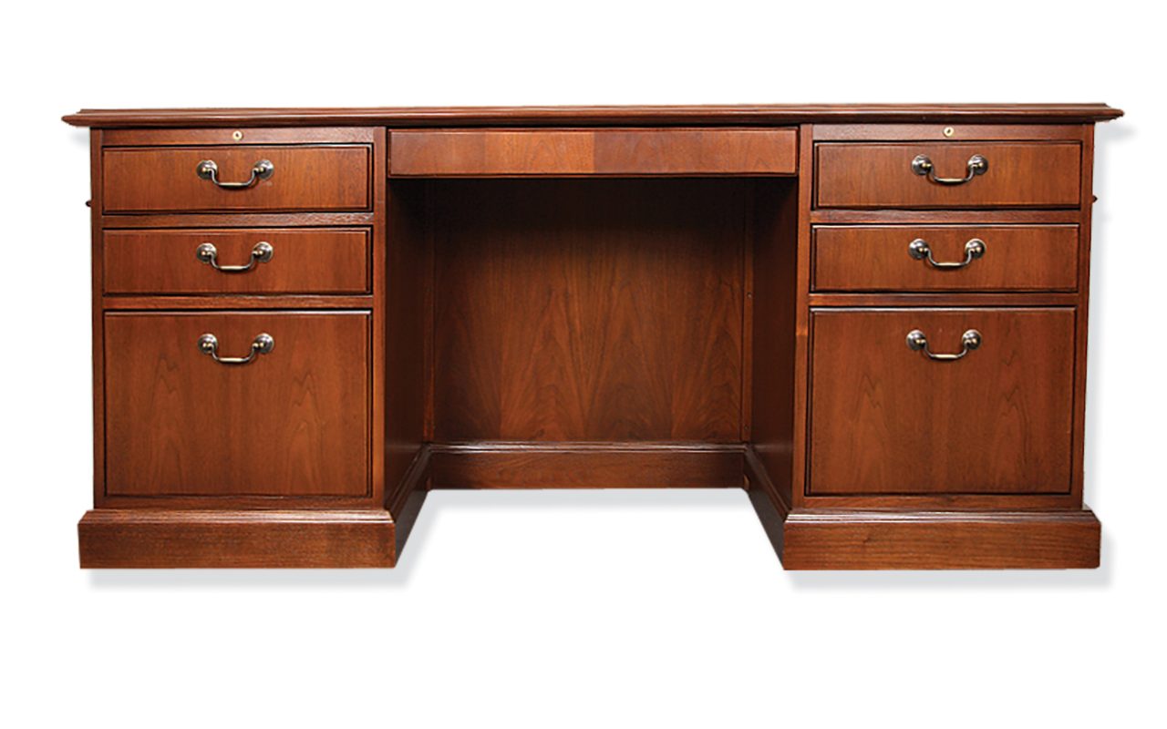 What's the Best Material For a Desk? - Office Furniture EZ